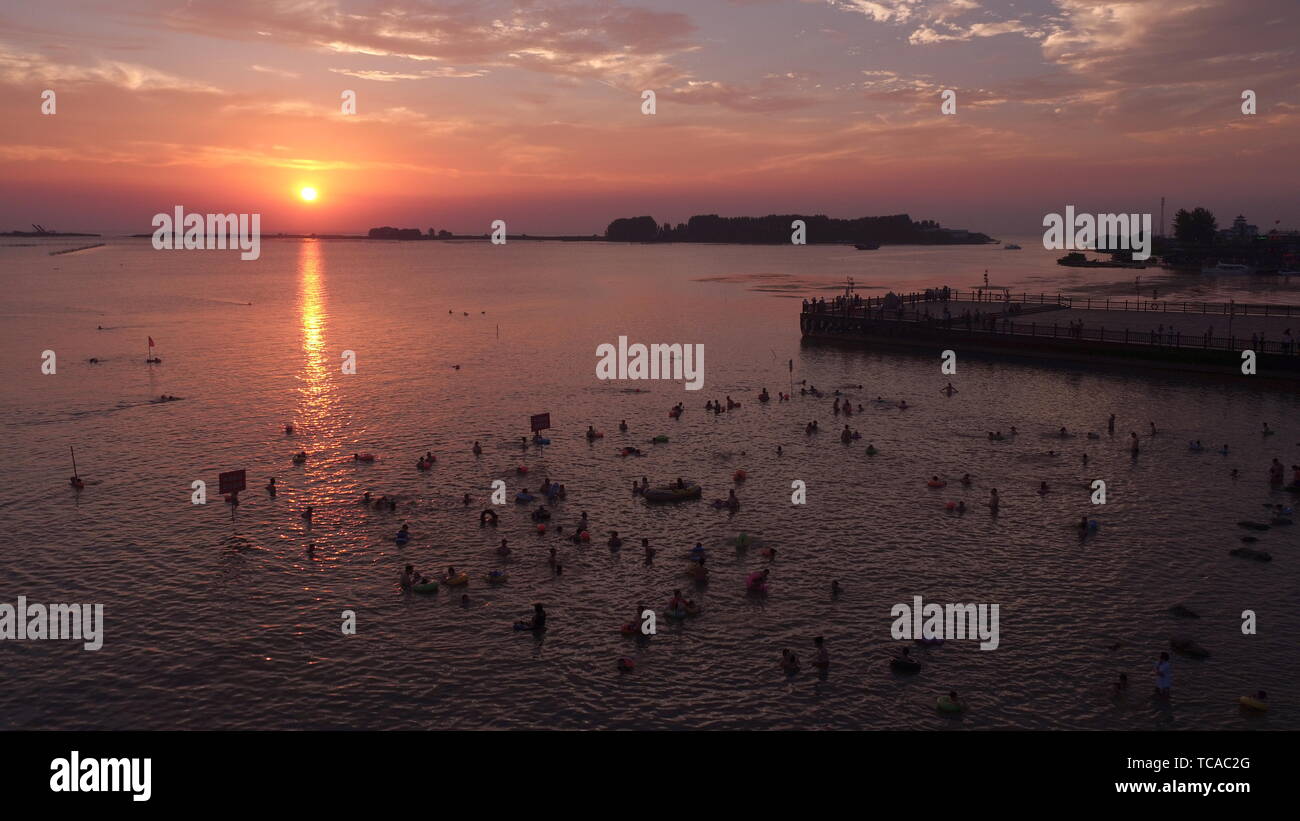 Sunset of Hongze Lake, China's fourth largest freshwater lake Stock ...
