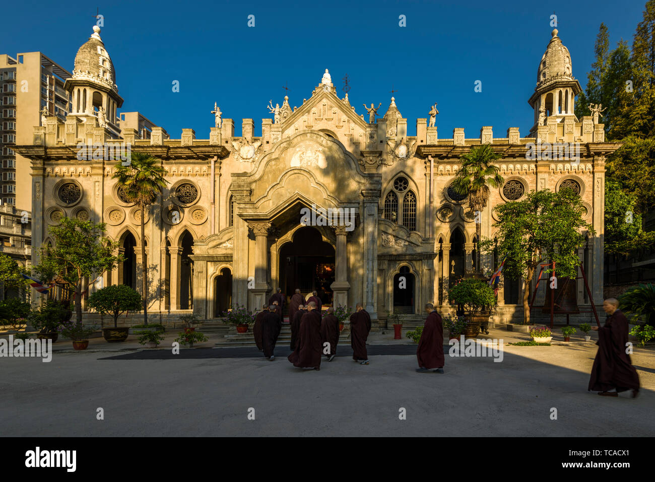 Gude temple hi-res stock photography and images - Alamy