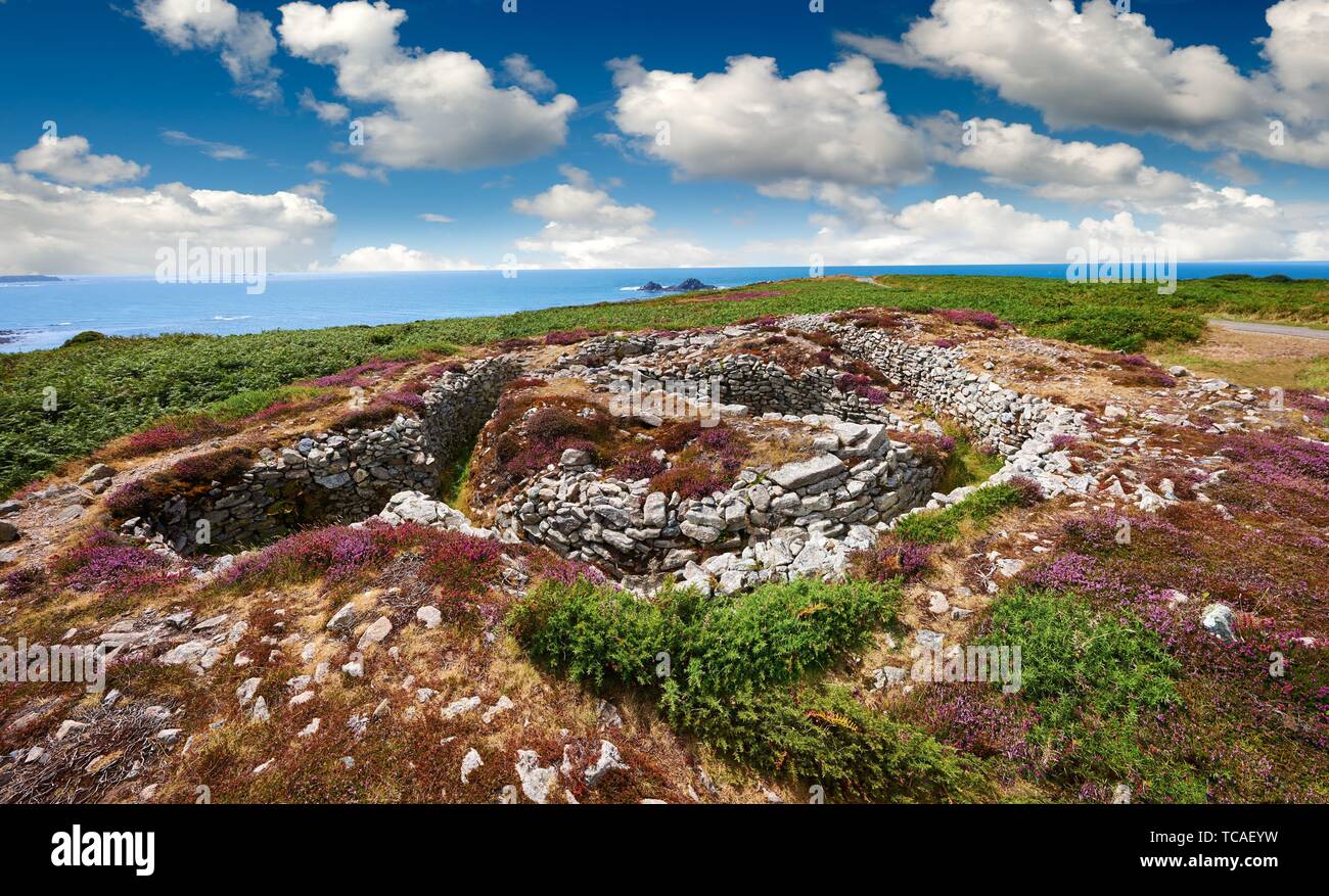 Chambered carn hi-res stock photography and images - Alamy