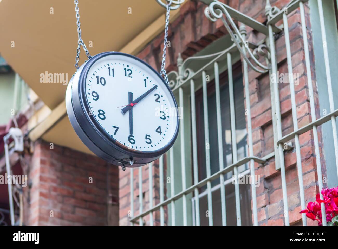 Chain Hanging Flower High Resolution Stock Photography and Images - Alamy