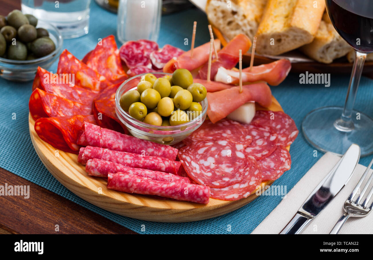 Spanish sausage sliced - chorizo, fuet, jamon, salami, bacon Stock ...