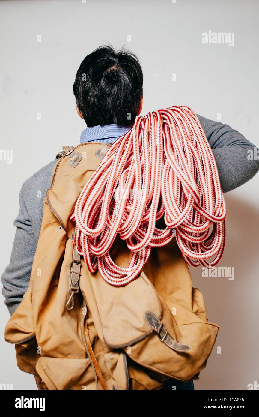 Man side profile from behind hi-res stock photography and images - Alamy