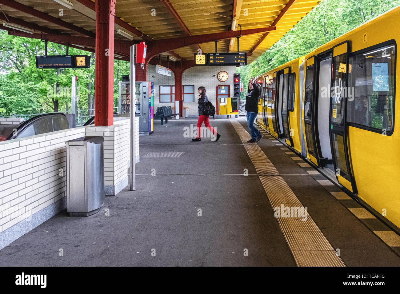 Western terminus of the berlin u2 line hi-res stock photography and ...