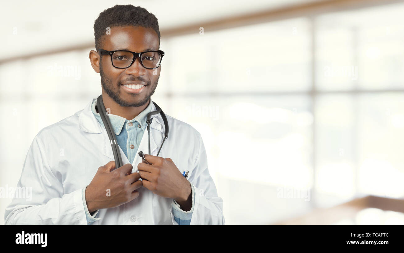 Afroamerican physician hi-res stock photography and images - Alamy