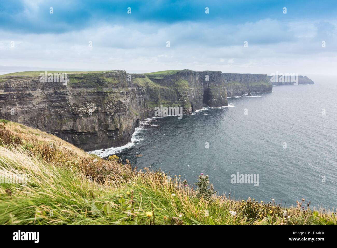 Cloud cliff hi-res stock photography and images - Alamy