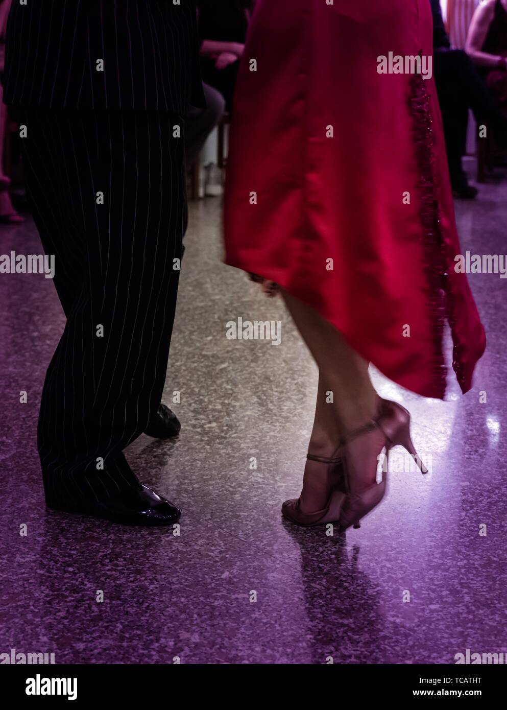 Shadow couple ballroom hi-res stock photography and images - Alamy