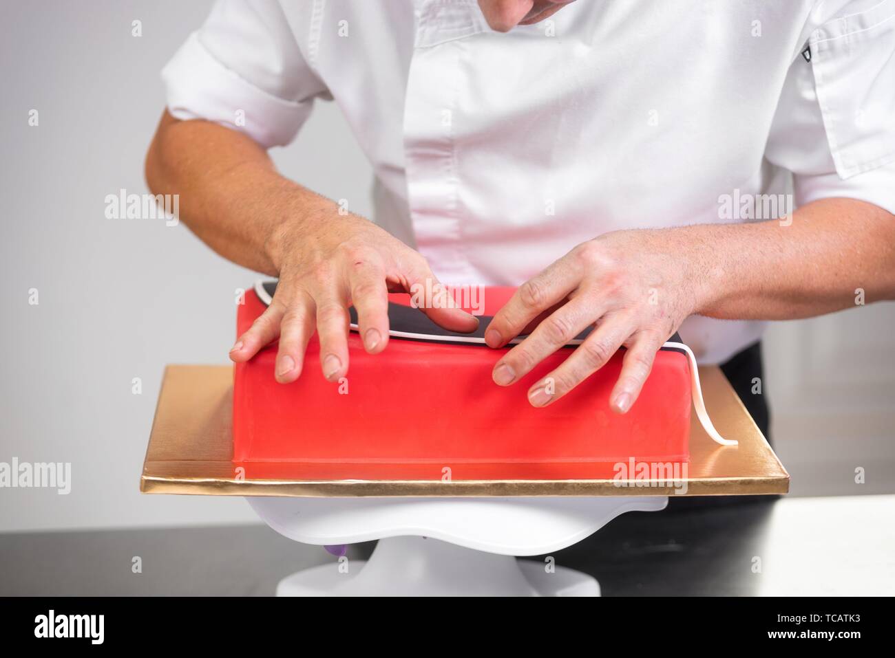 Man making cake hi-res stock photography and images - Alamy