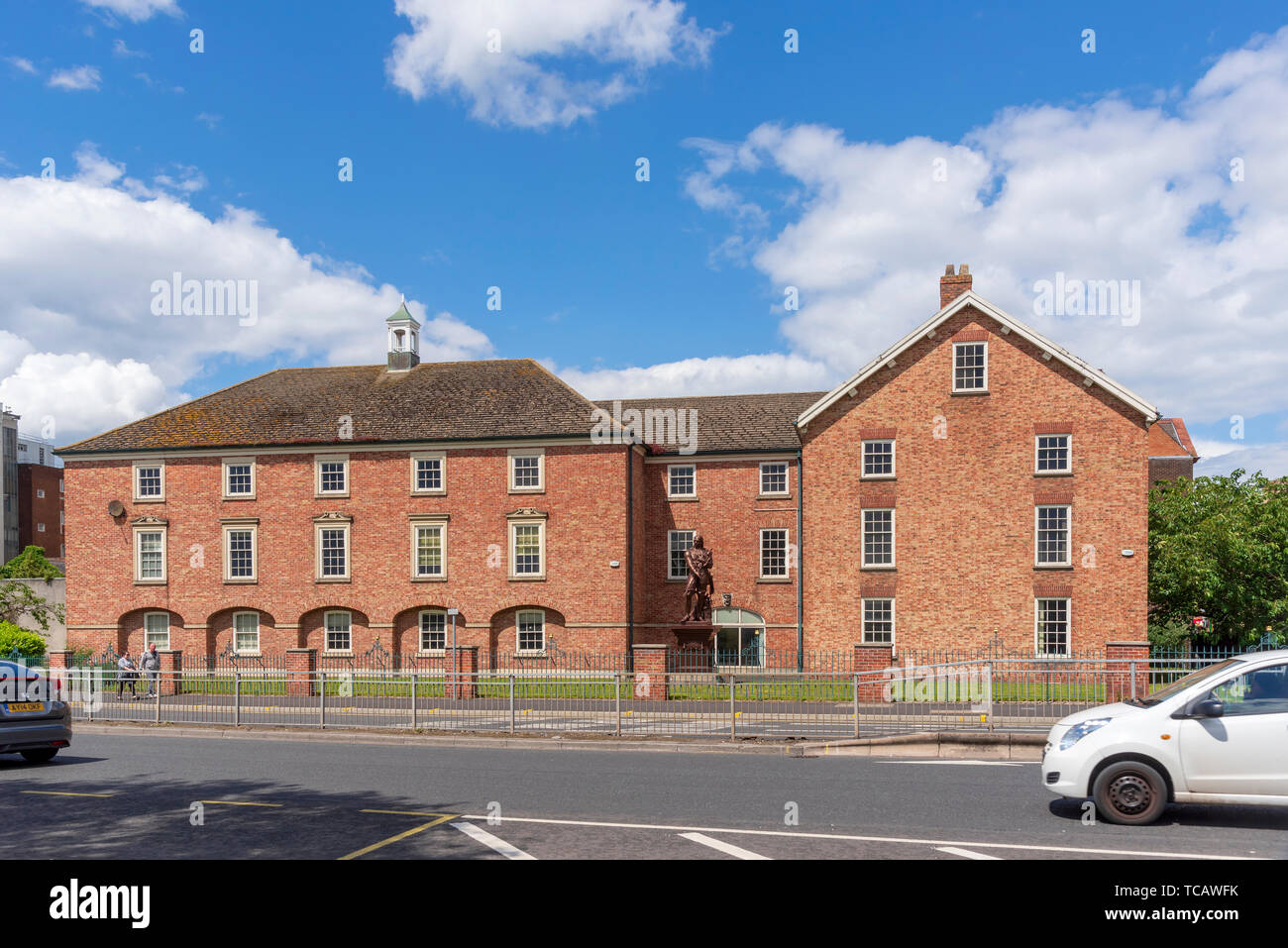 Bridge Foot Warringtpn Academy office building with statue of Oliver ...