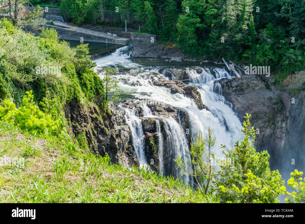 Water over the edge hi-res stock photography and images - Alamy