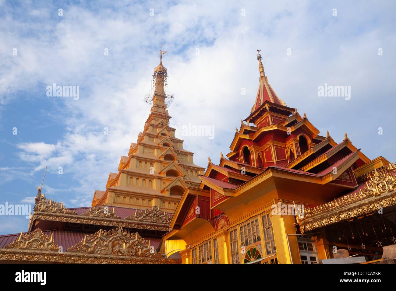 Mahamuni temple hi-res stock photography and images - Alamy