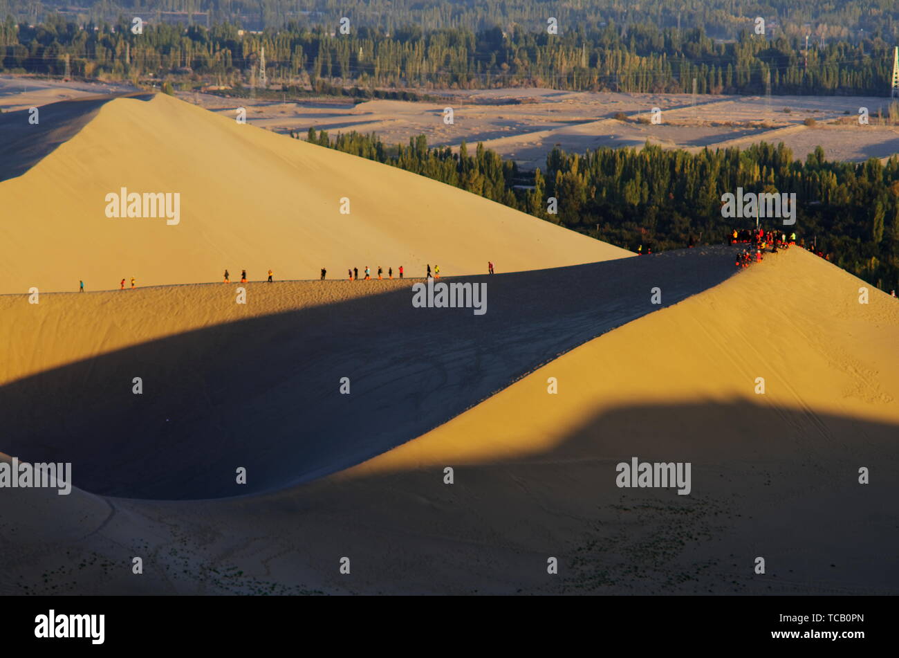 Crescent Spring in Mingsha Mountain, Dunhuang, Gansu Province Stock ...