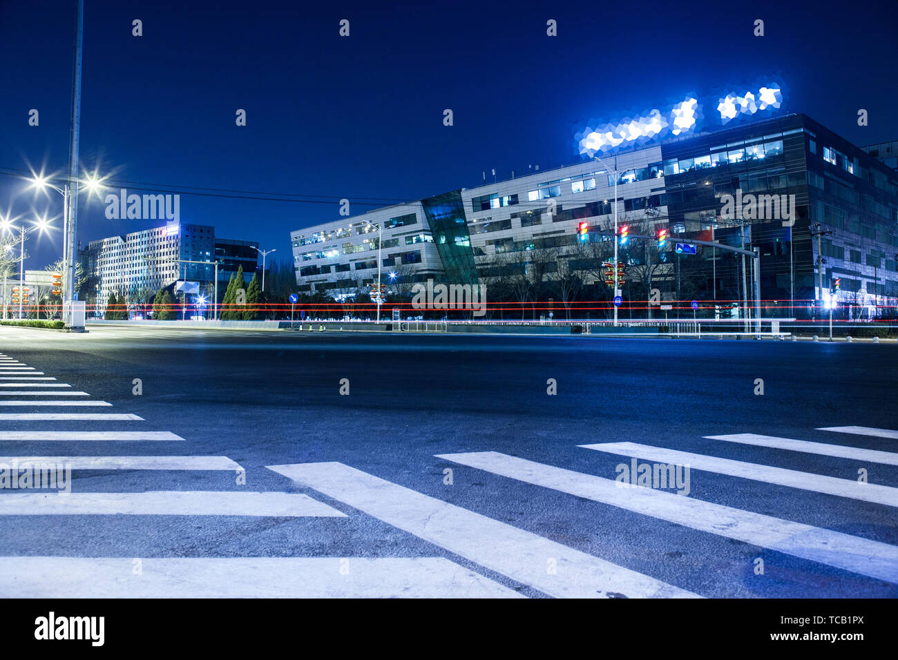 Modern fast urban scale and guide hi-res stock photography and images ...