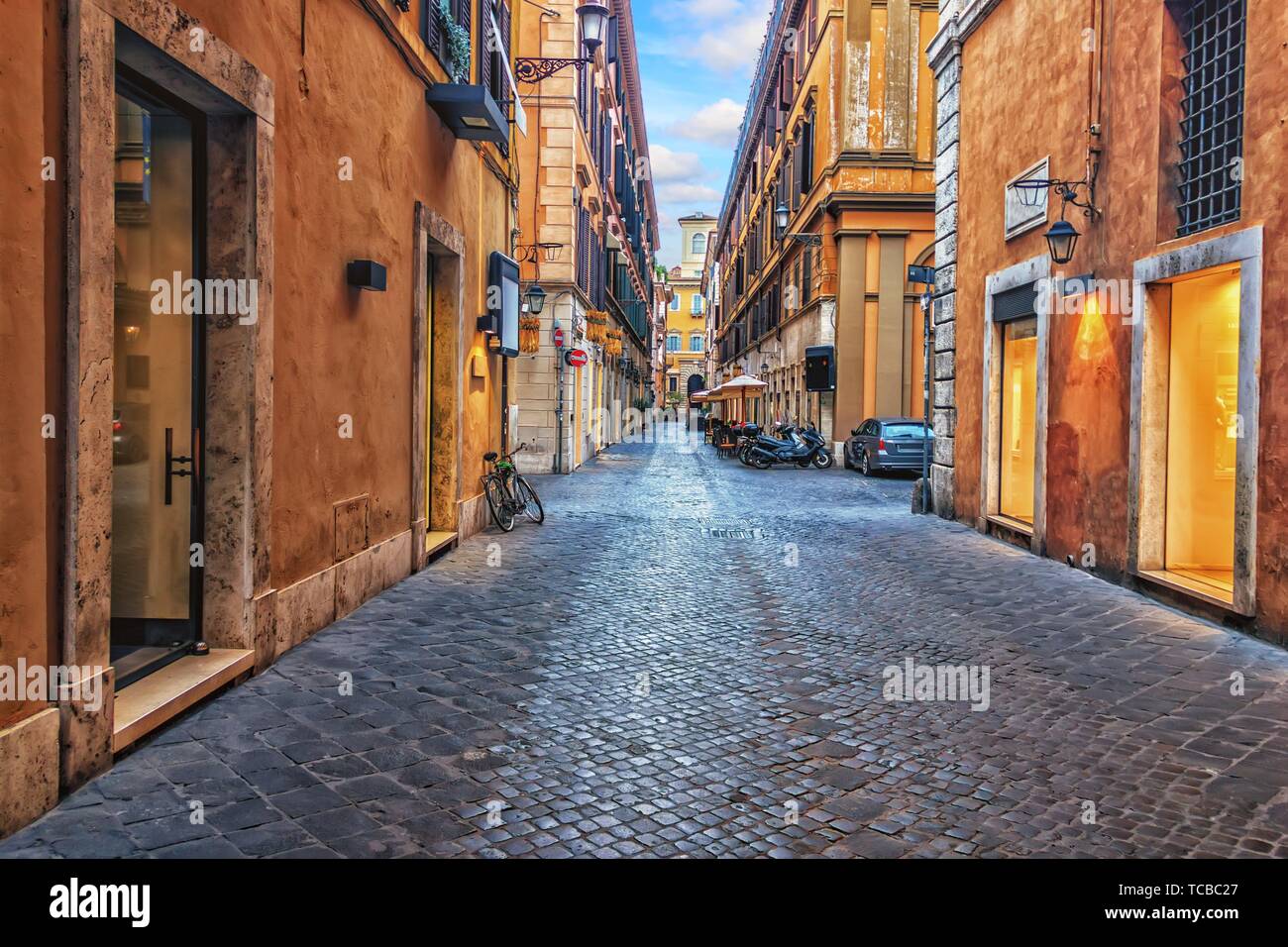 Rome ancient street hi-res stock photography and images - Alamy