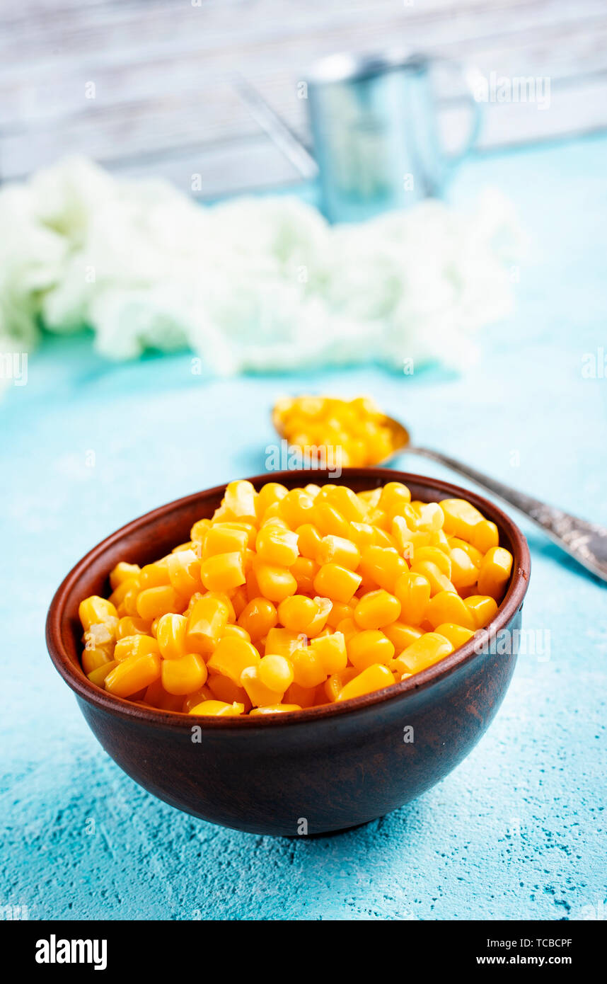 Boiled corn kernels in white hi-res stock photography and images - Alamy