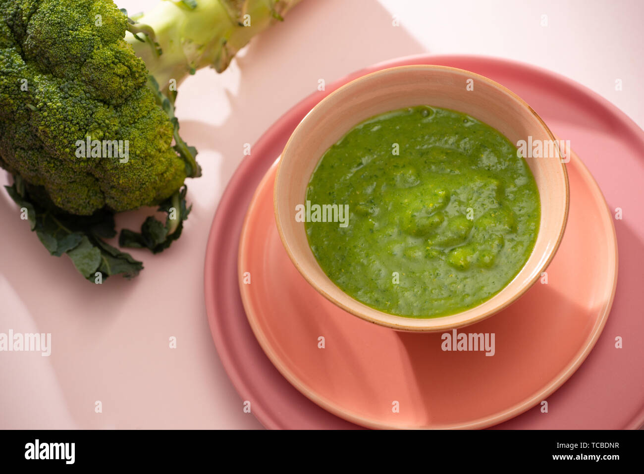Homemade vegetable baby food. Broccoli puree for baby Stock Photo - Alamy