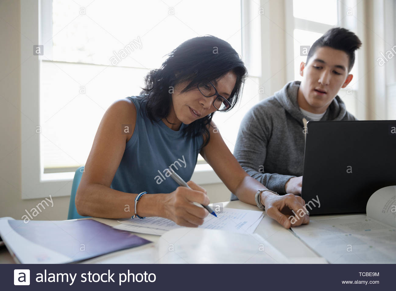 Filling form college hi-res stock photography and images - Alamy