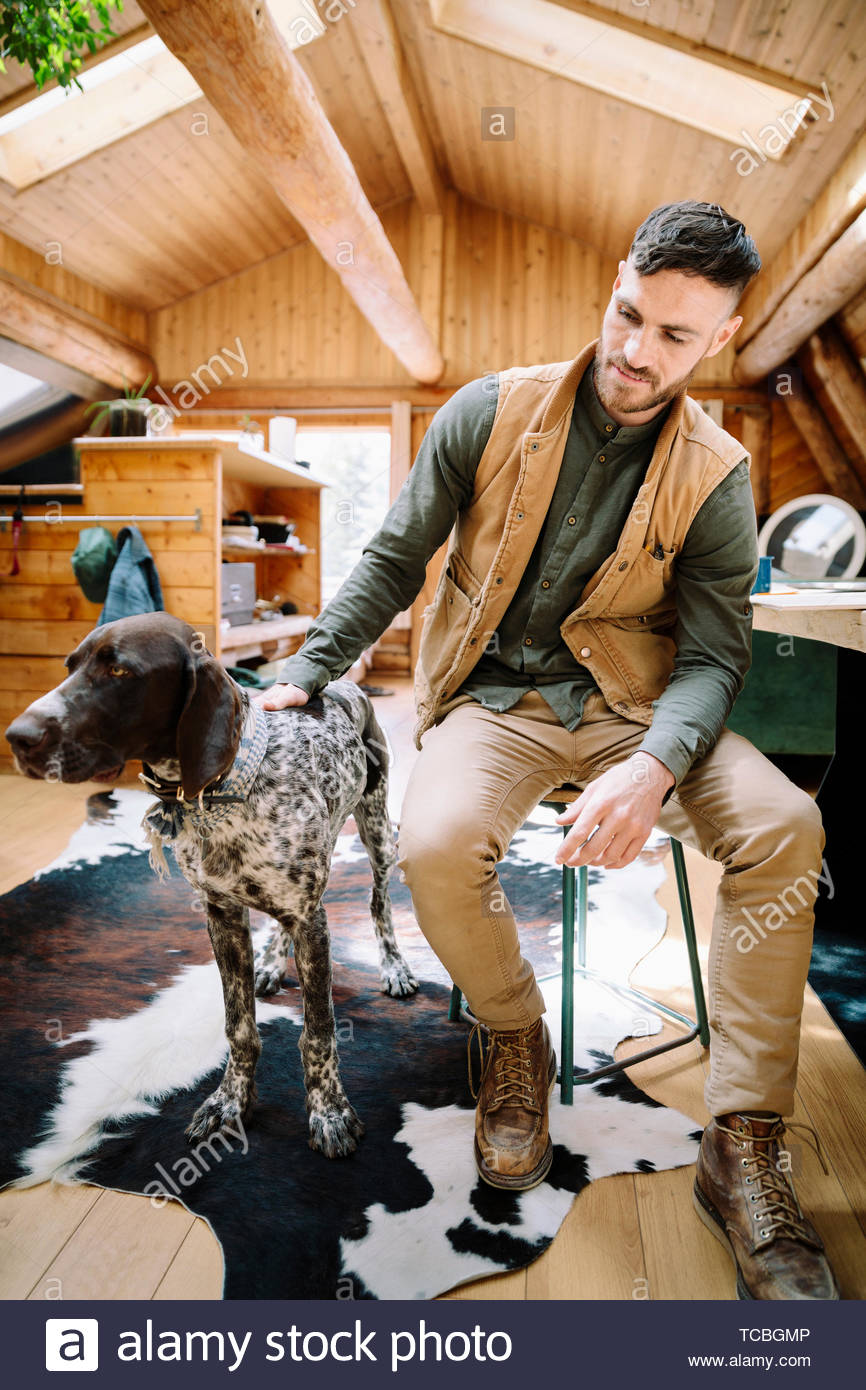 Cabin animals hi-res stock photography and images - Alamy