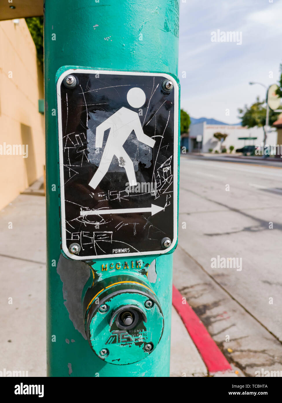 Call buttons hi-res stock photography and images - Alamy