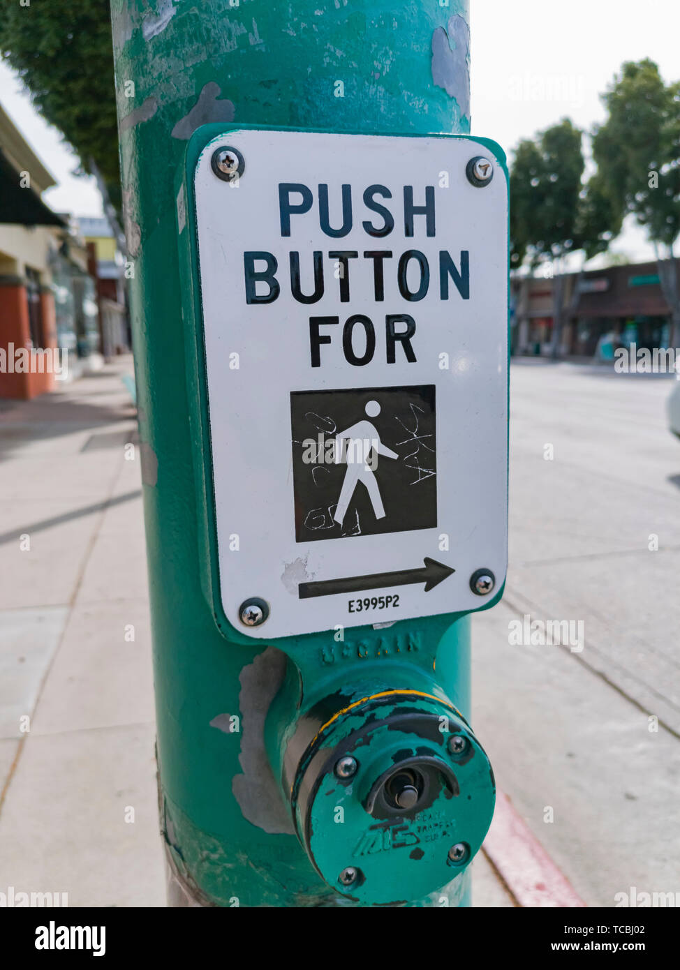 Pedestrian call buttons hi-res stock photography and images - Alamy