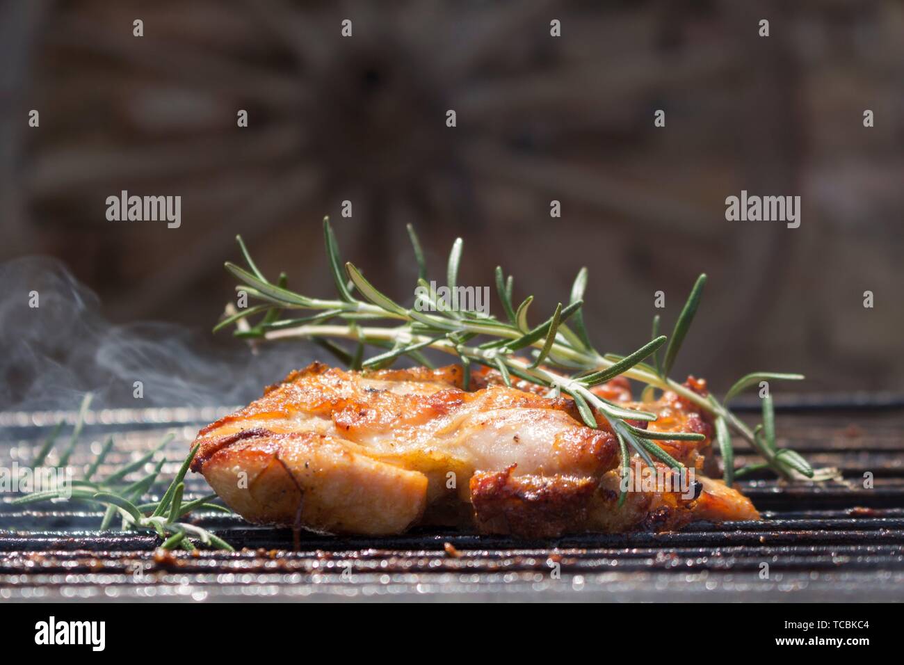 Chicken meat barbecue hi-res stock photography and images - Alamy