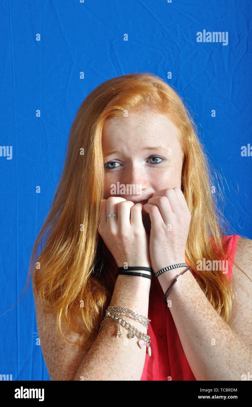 Teen scared hi-res stock photography and images - Alamy