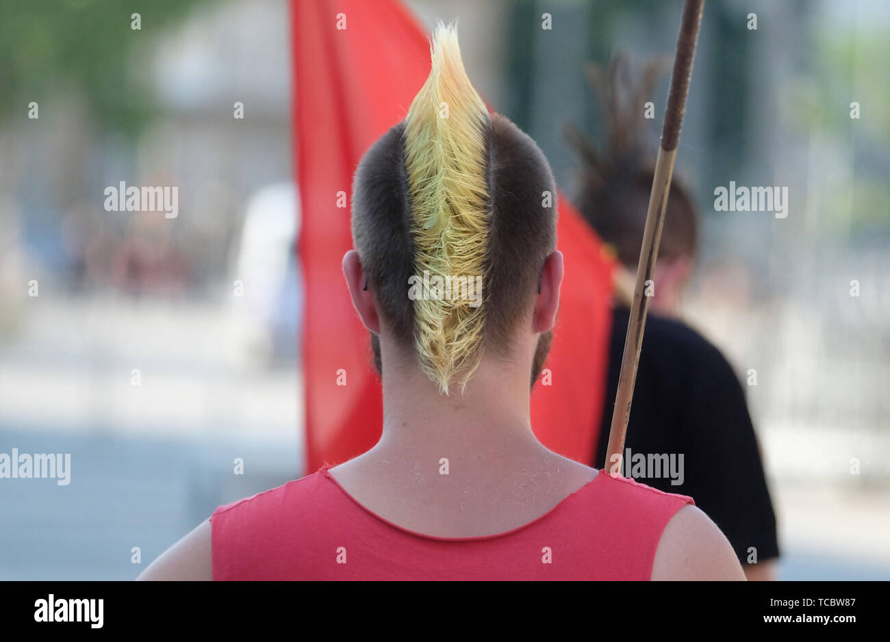 Mohawk cut hi-res stock photography and images - Alamy