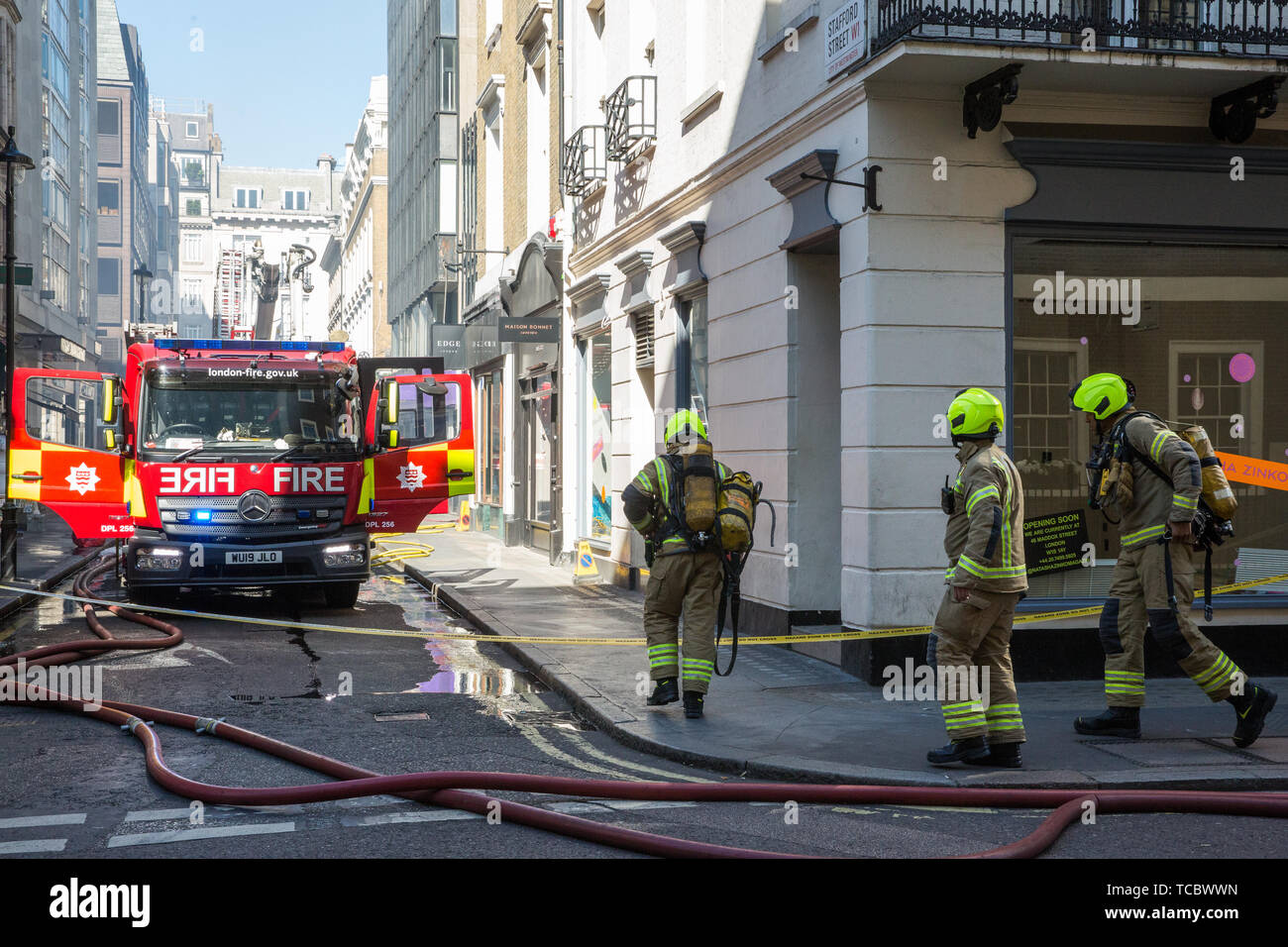 London, UK. 6 June, 2019. London Fire Brigade attends to a fire at a ...