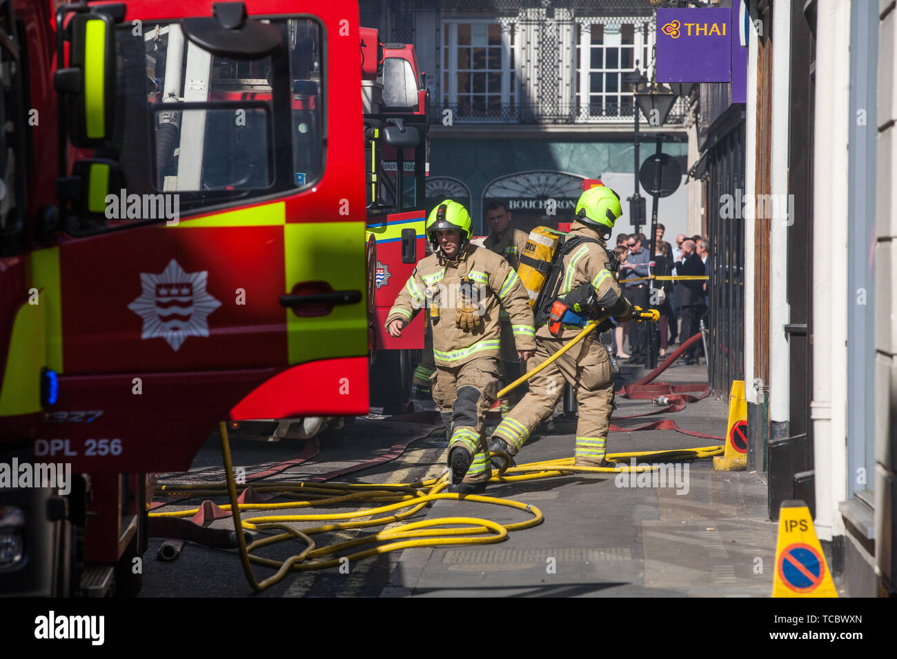 London, UK. 6 June, 2019. London Fire Brigade attends to a fire at a ...