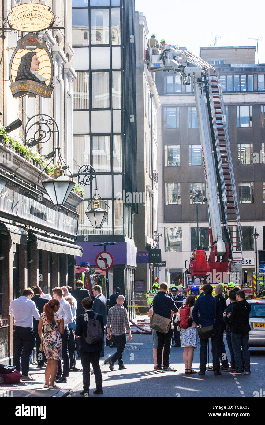 London, UK. 6 June, 2019. London Fire Brigade attends to a fire at a ...
