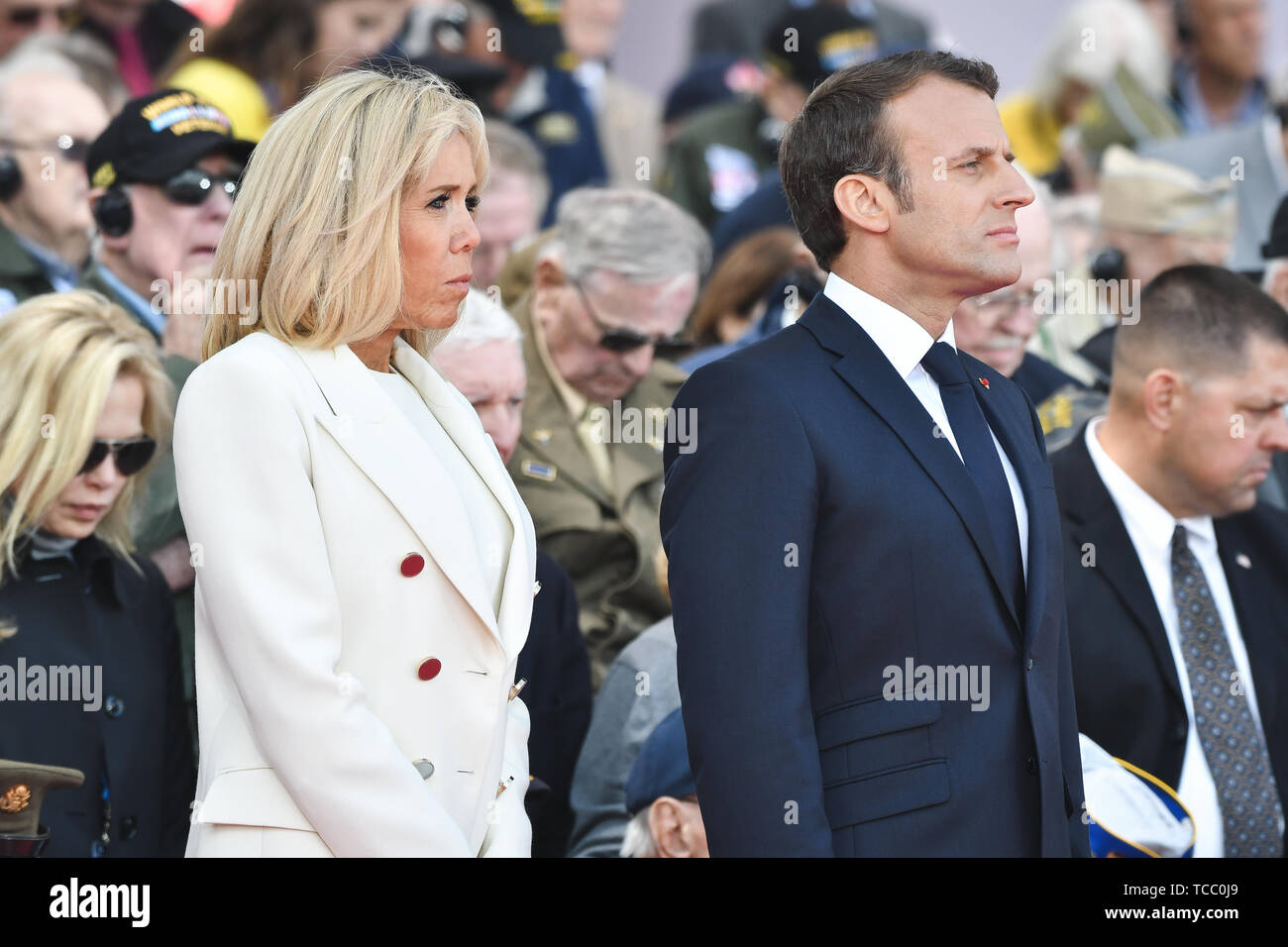 News stand france hi-res stock photography and images - Alamy