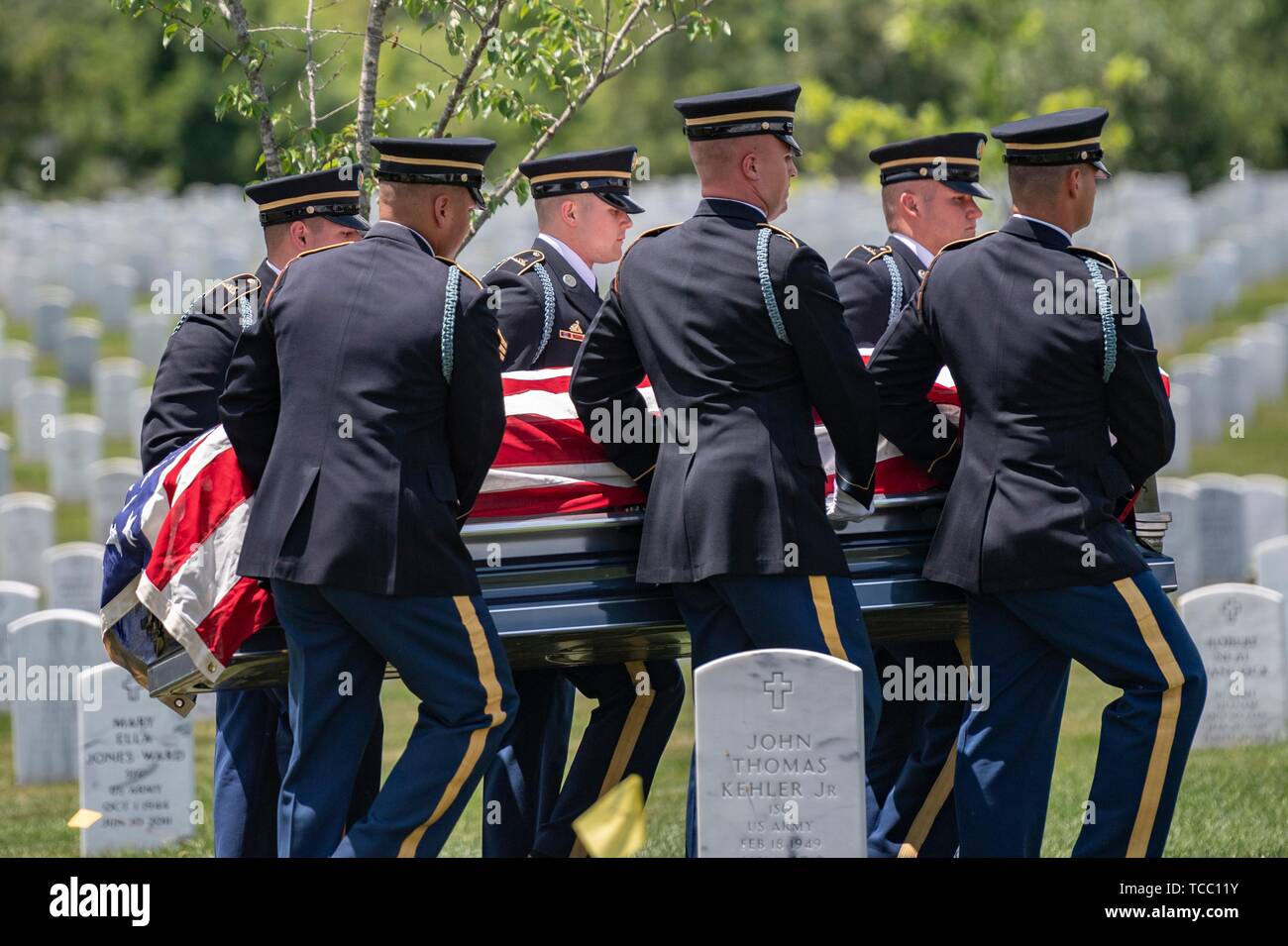 Ww2 american soldier burial hi-res stock photography and images - Alamy