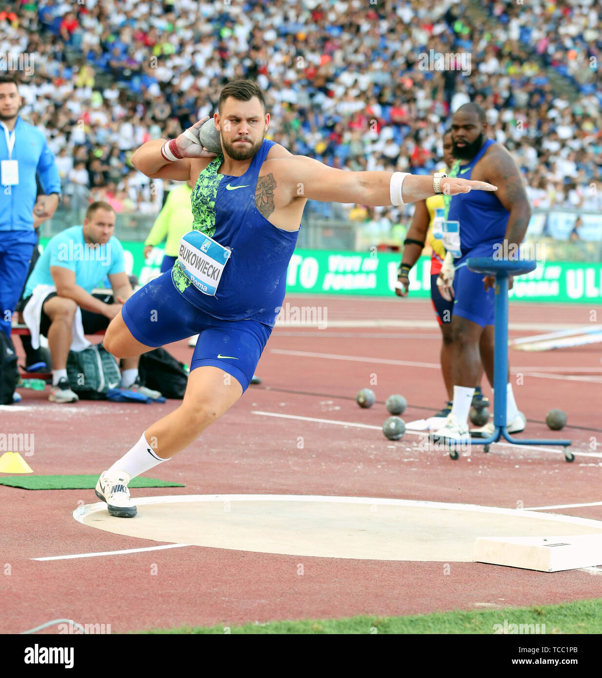 Darlan romani shot put hi-res stock photography and images - Alamy