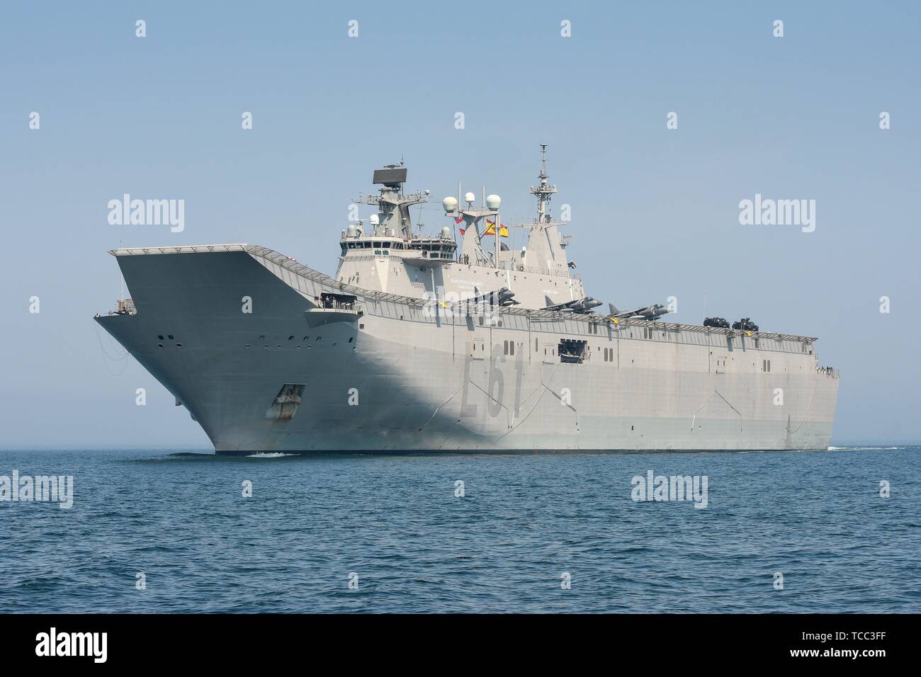 Amphibian fighter hi-res stock photography and images - Alamy