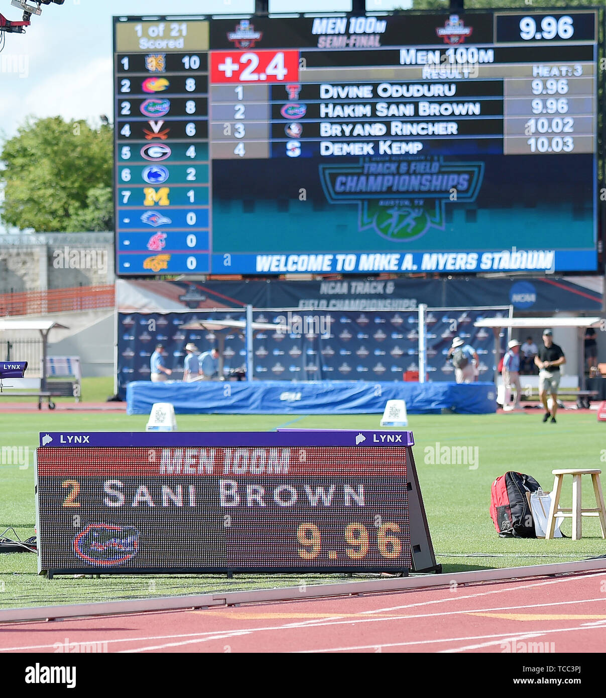 Athletics stadium screen hi-res stock photography and images - Alamy