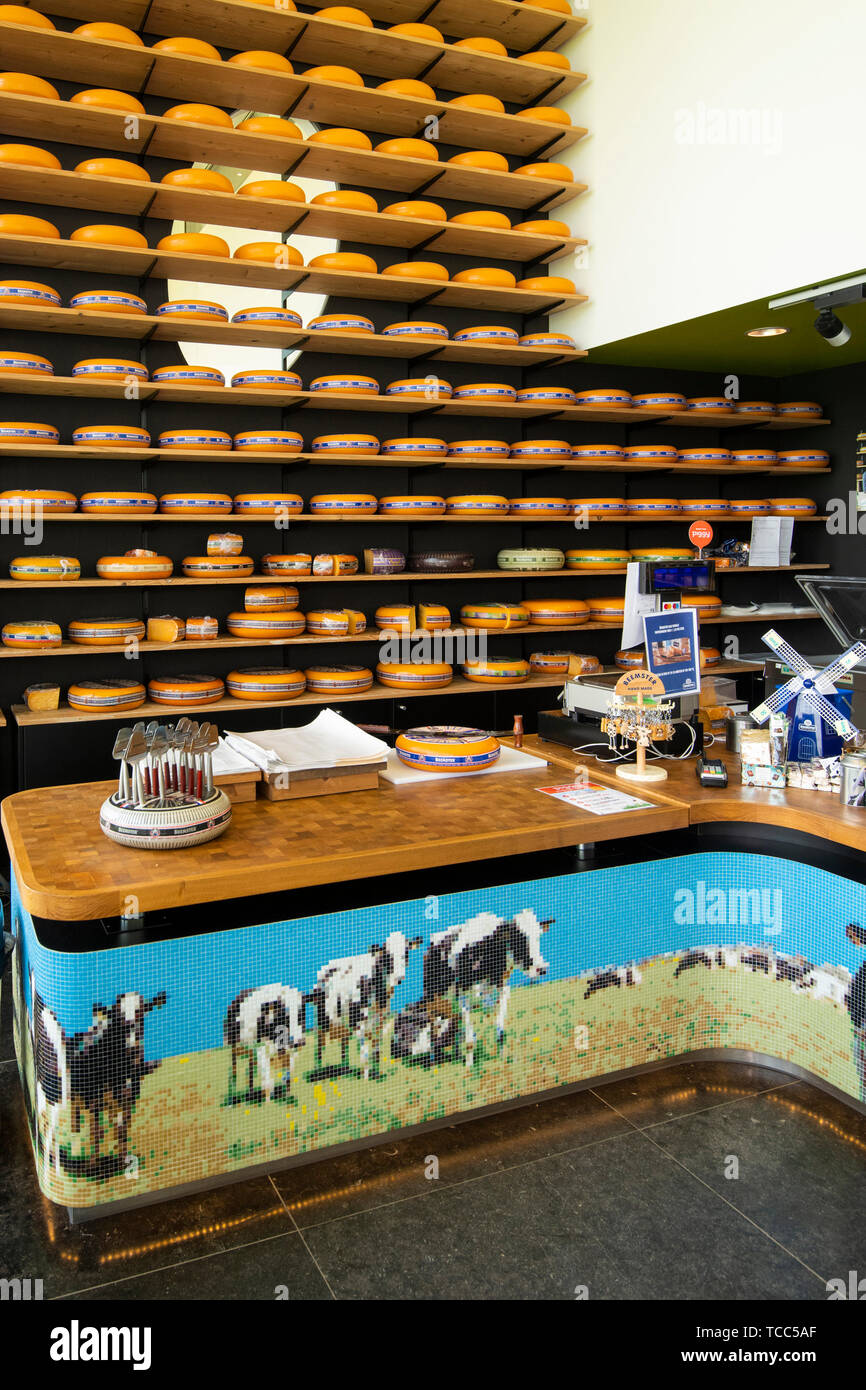 Kaasmakers hi-res stock photography and images - Alamy