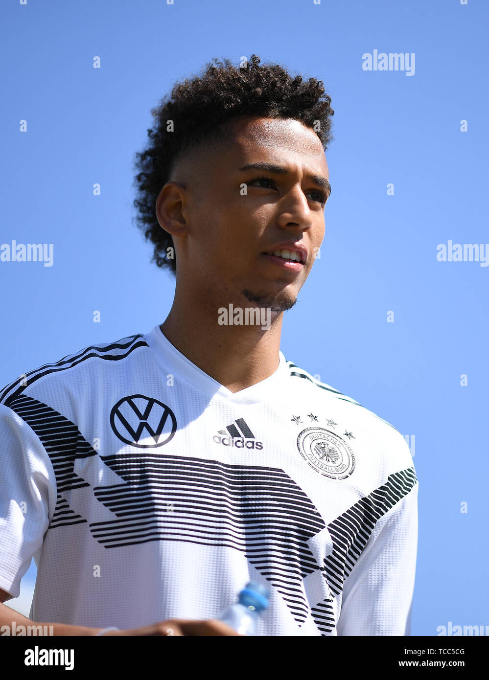 Football soccer practice hi-res stock photography and images - Alamy