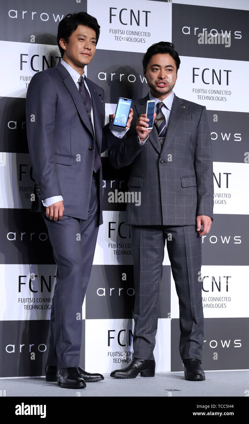 Tokyo, Japan. 7th June, 2019. Japanese actors Shun Oguri (L) and ...