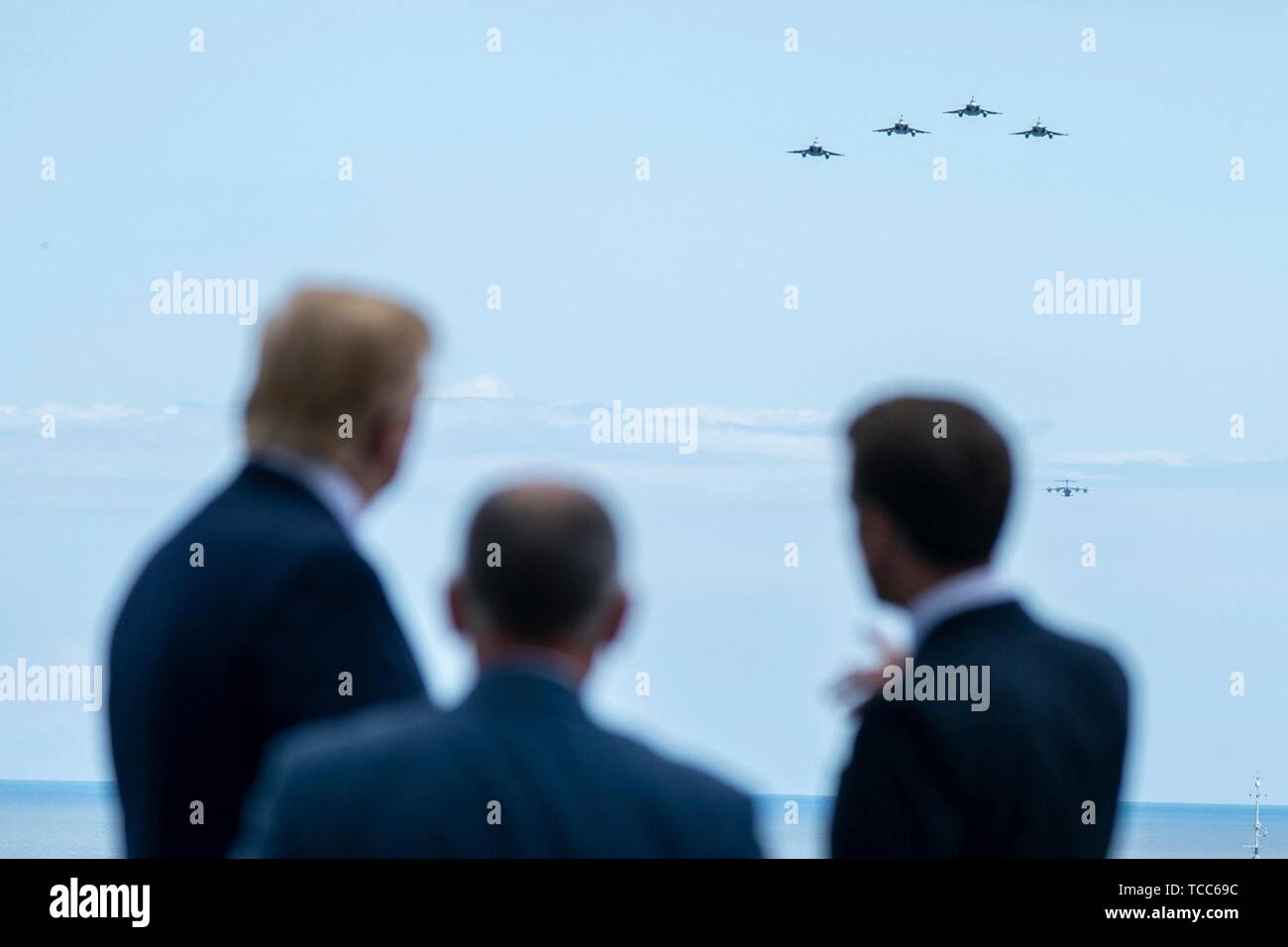 Emmanuel macron beach hi-res stock photography and images - Alamy