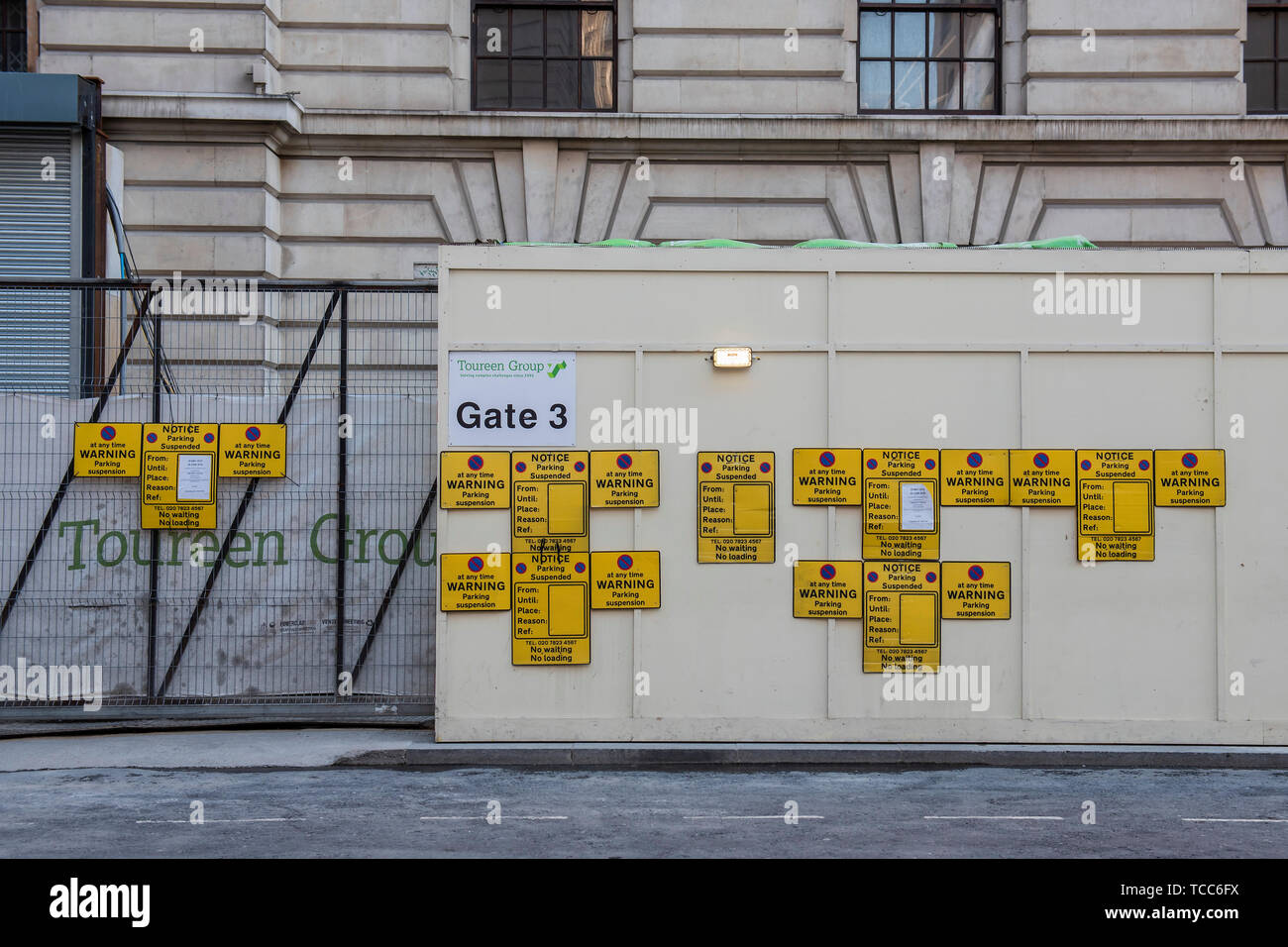 London, UK. 06th June, 2019. Excessive signage to warn that a parking ...