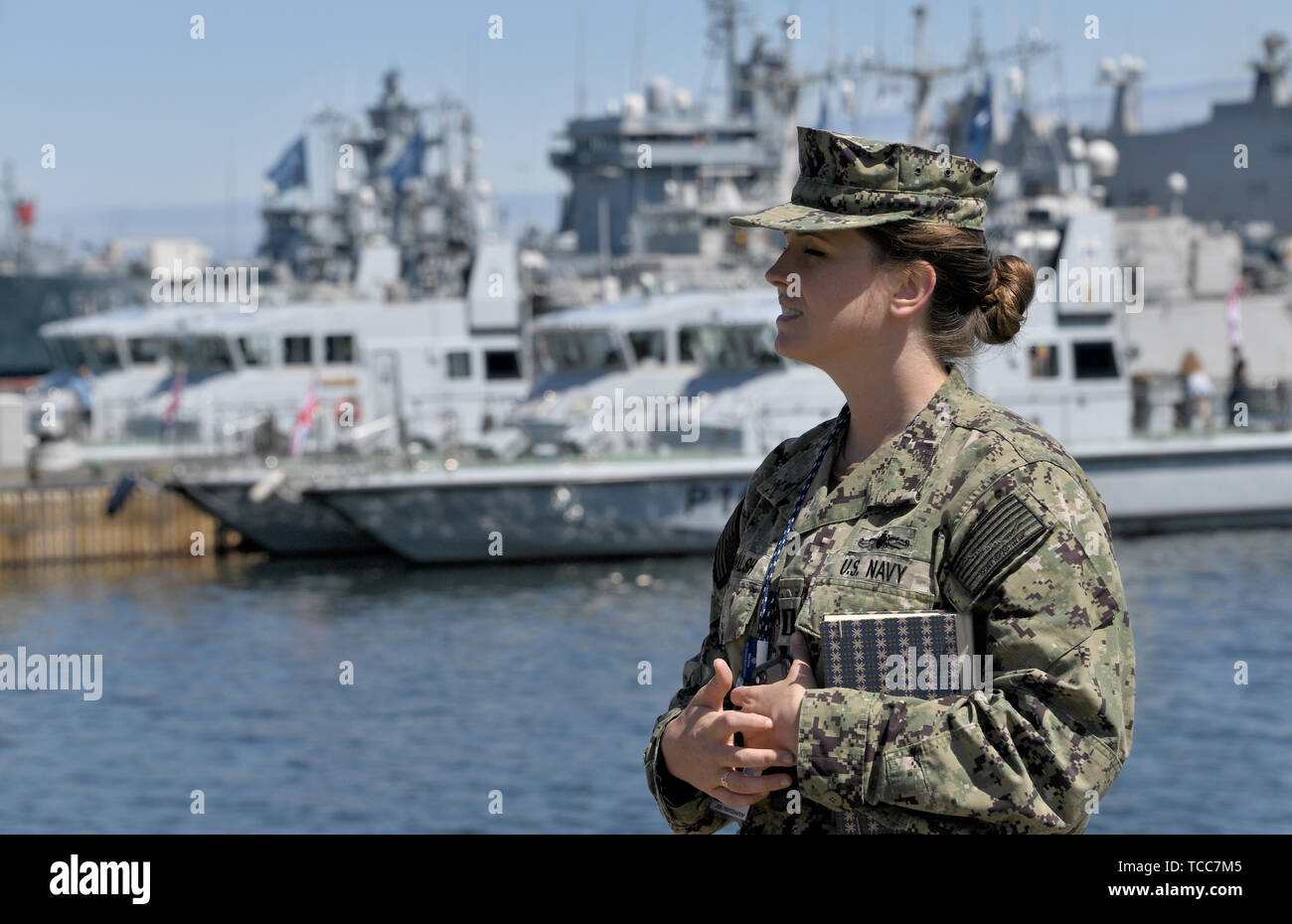 Kiel, Germany. 07th June, 2019. Mary Walsh, Lieutenant of the US Navy, is standing at the start ...
