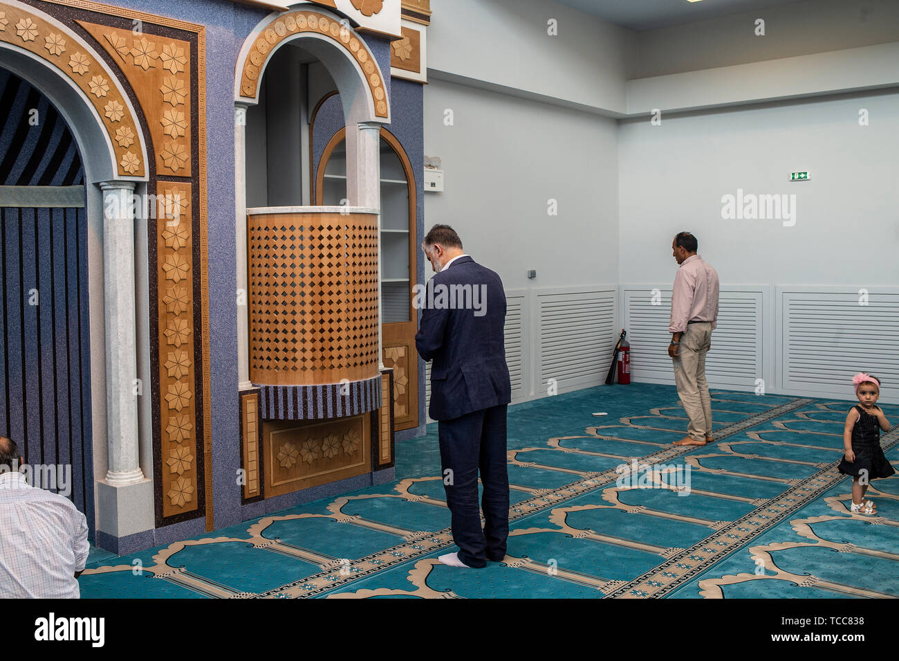 Mosque of athens hi-res stock photography and images - Alamy