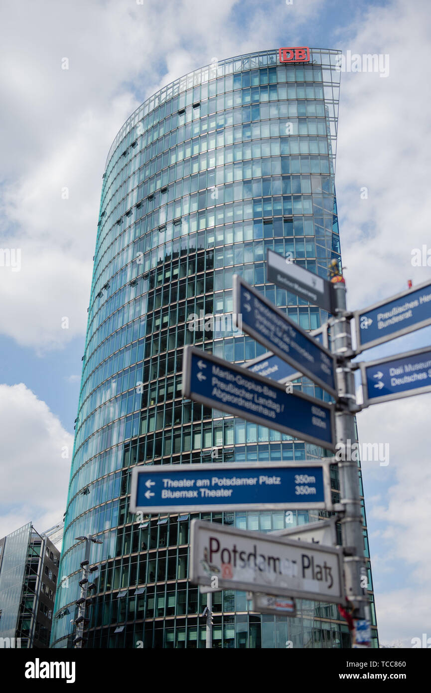 Deutsche bahn corporate central hi-res stock photography and images - Alamy