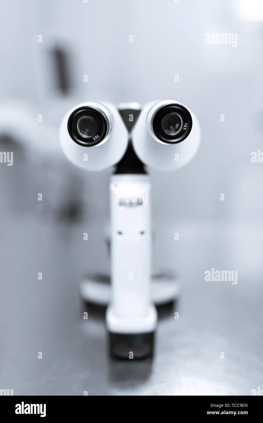 Manual slit lamp hi-res stock photography and images - Alamy