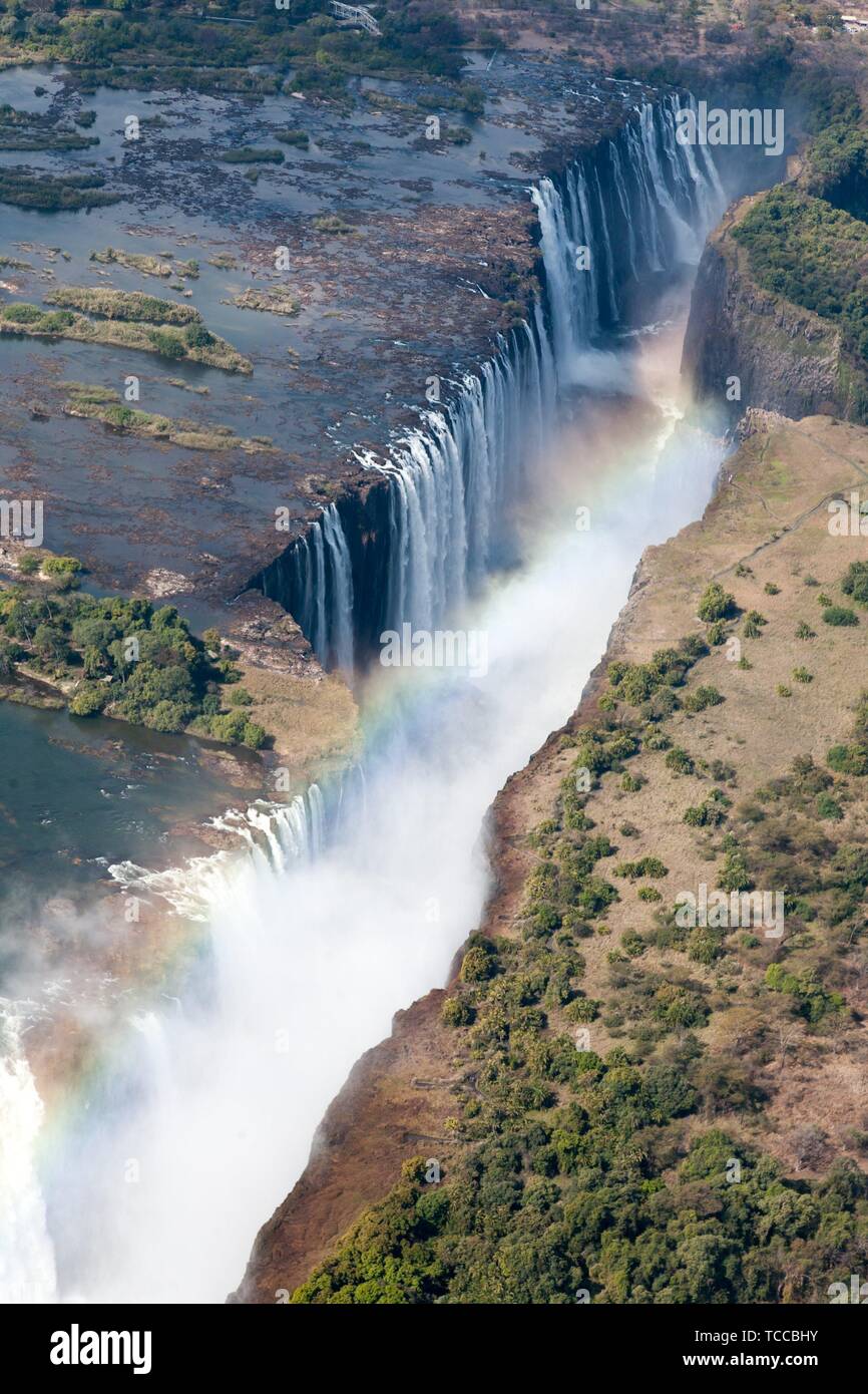 Victoria falls zimbabwe rainforest hi-res stock photography and images ...