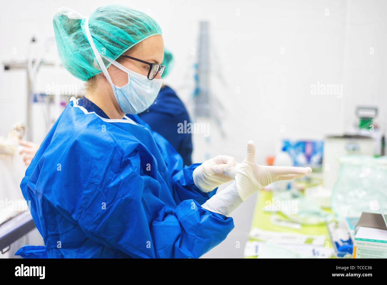Preparing for medical procedure hi-res stock photography and images - Alamy