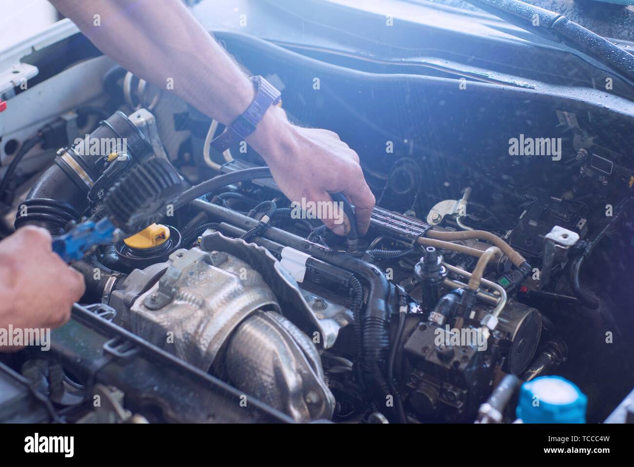 Motor transport repair hi-res stock photography and images - Alamy