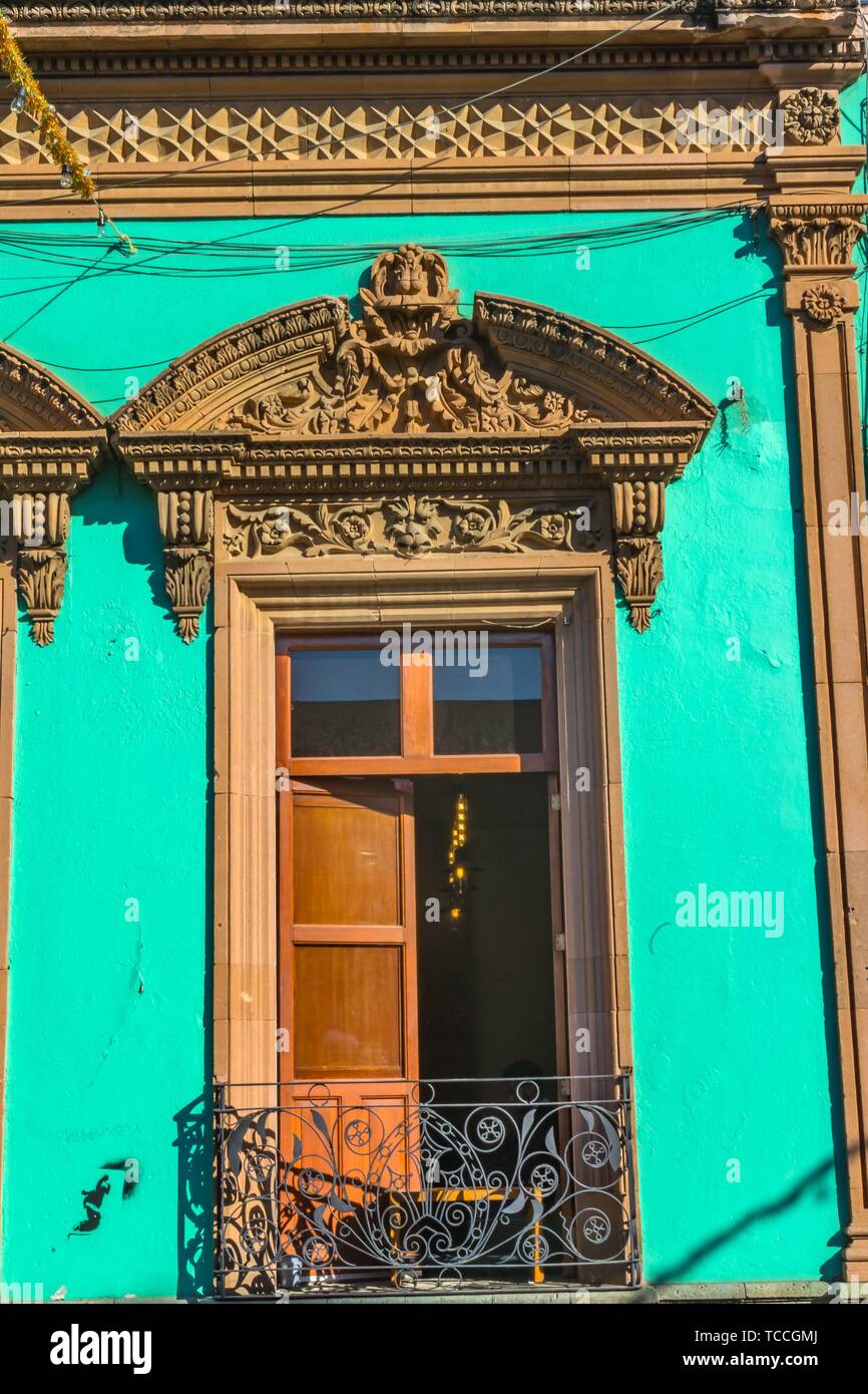 Mexican house known blue house hi-res stock photography and images - Alamy