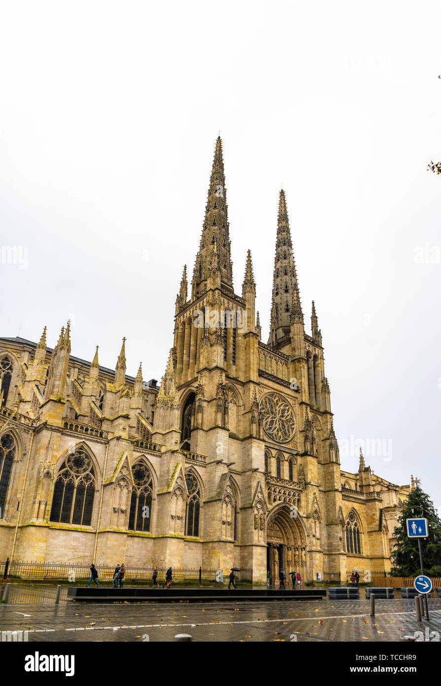 Cathedrale Saint Andre and Pey Berland Tower in Bordeaux, France Stock ...