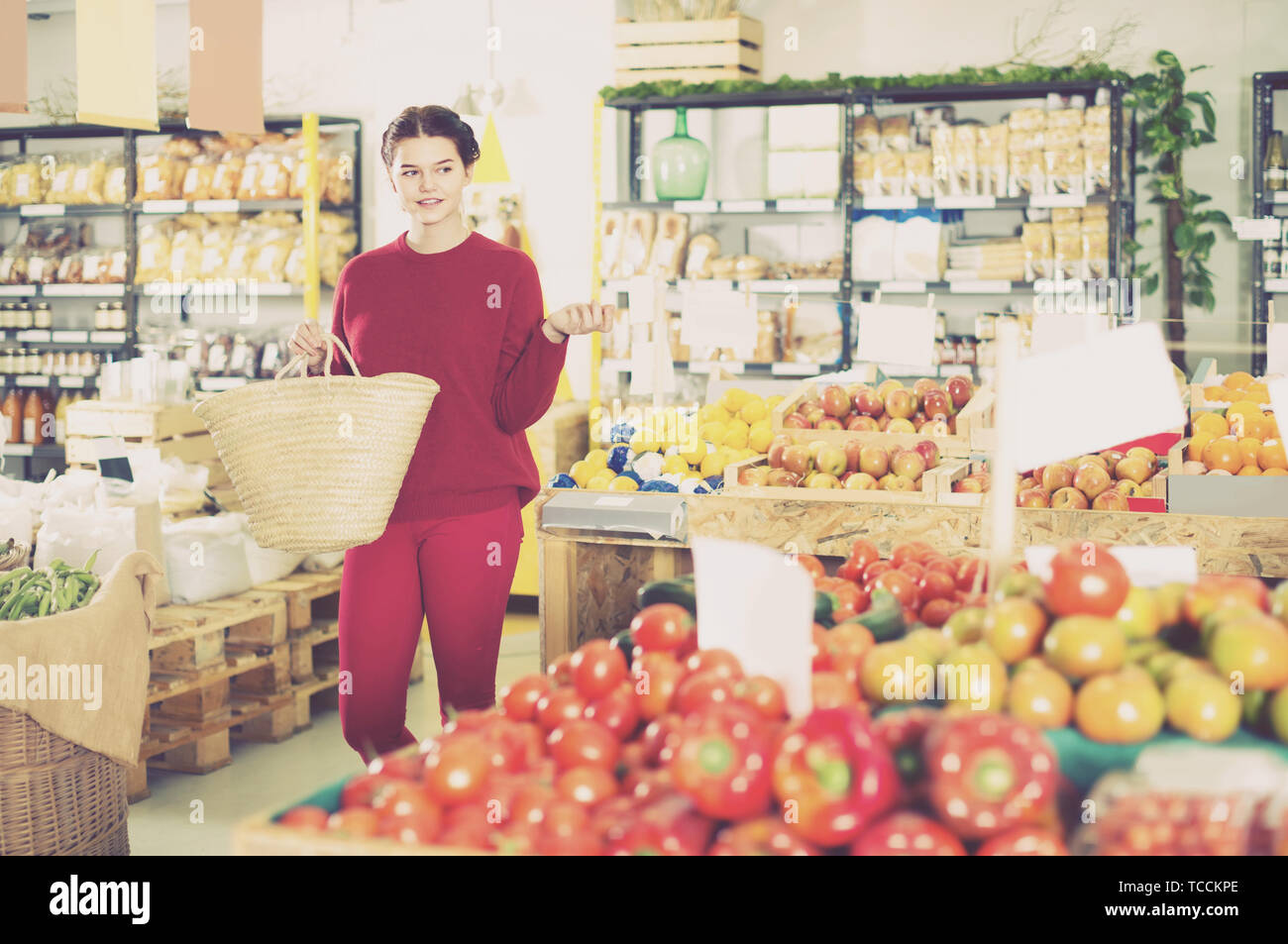Teen selecting food hi-res stock photography and images - Alamy