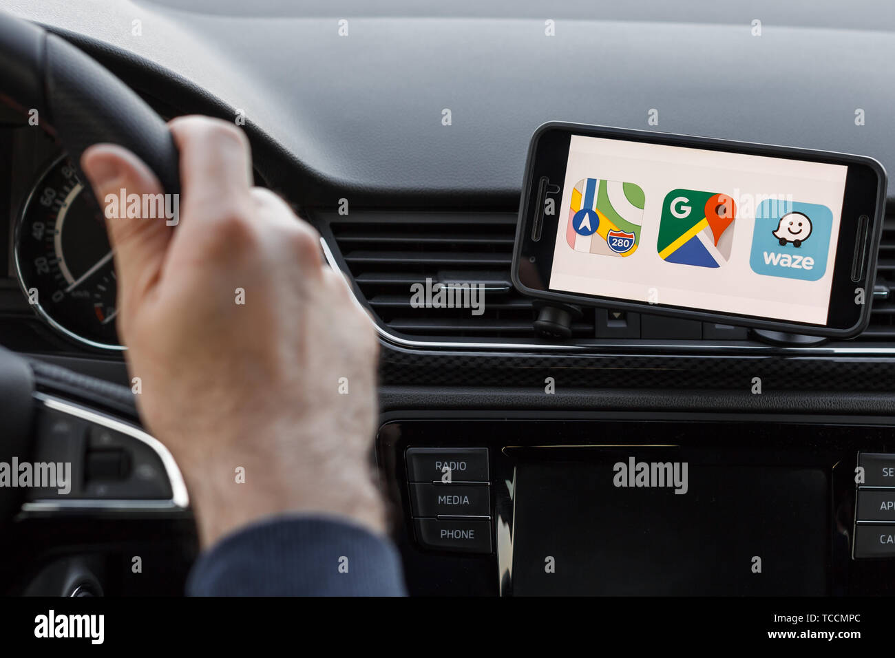 Apple maps hi-res stock photography and images - Alamy